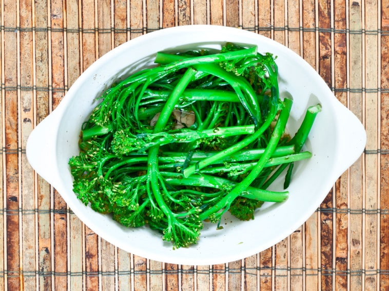 Steamed Broccolini Recipe │ kaleandchocolate.com